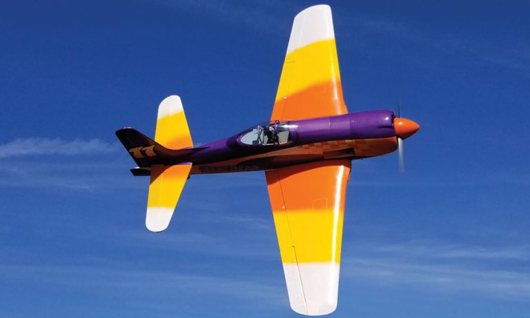 VQ Warbirds Rare Bear – Sporty Reno Racing superstar – Model Airplane News