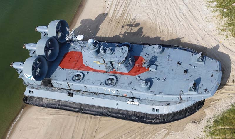 Russia’s Zubr the World’s Largest Military Hovercraft – Model Airplane News