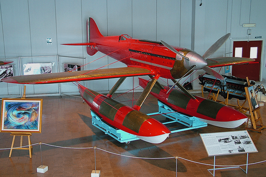 World’s Fastest Prop Seaplane Holds 90-Year Unbroken Speed Record ...